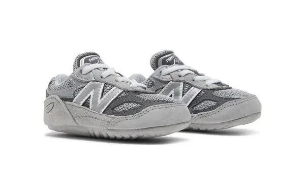 NEW BALANCE 990 V6 Sneakers