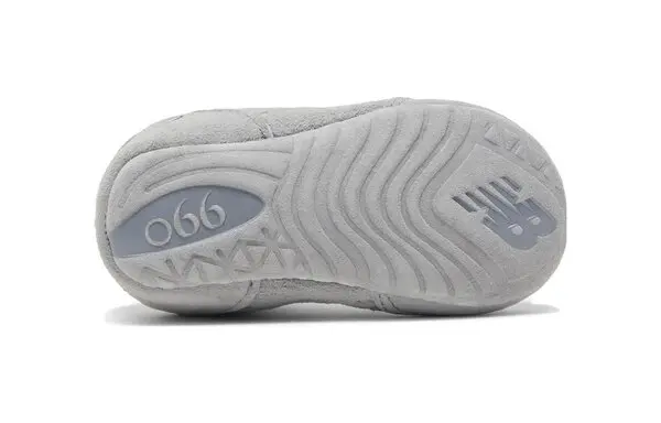 NEW BALANCE 990 V6 Sneakers