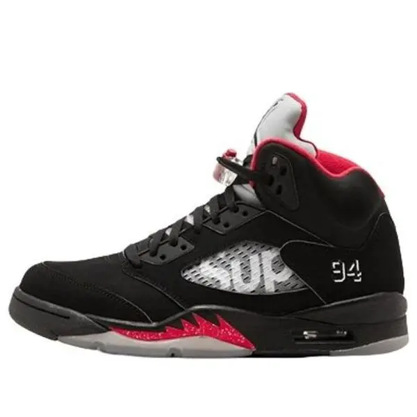 JORDAN 5 Retro X Supreme Sneakers - Black