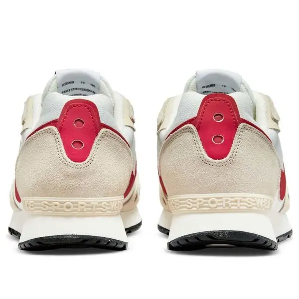 Nike Venture Runner Low Top Sneakers - White/red