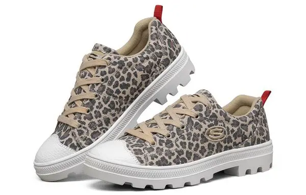 Sketchers Roadies Low-top Canvas Shoe