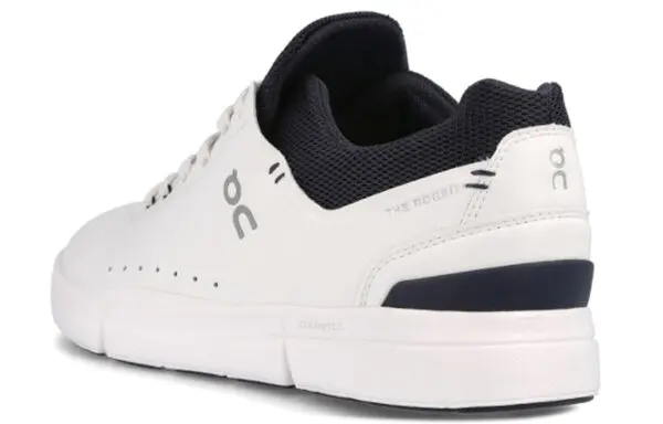 On The Roger Advantage Sneakers