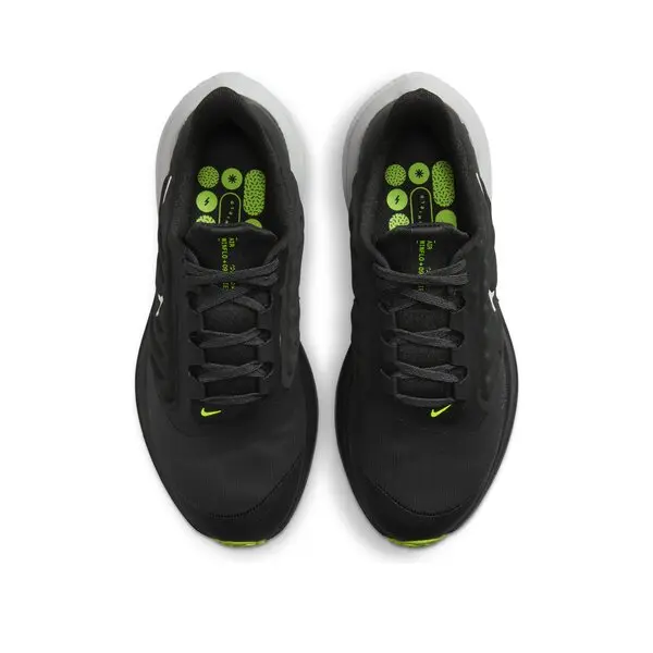 Nike Zoom Winflo Shield Sneakers