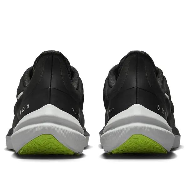 Nike Zoom Winflo Shield Sneakers