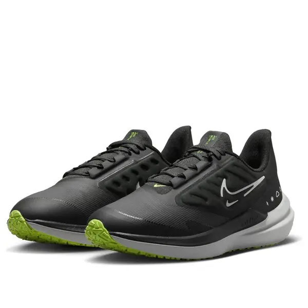 Nike Zoom Winflo Shield Sneakers