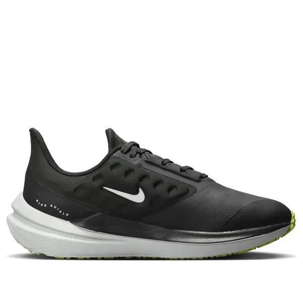 Nike Zoom Winflo Shield Sneakers