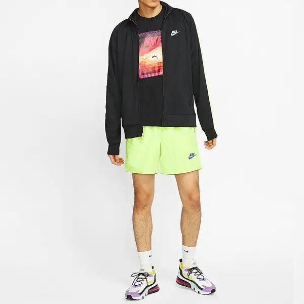 Nike Short Sleeve Graphic Tee