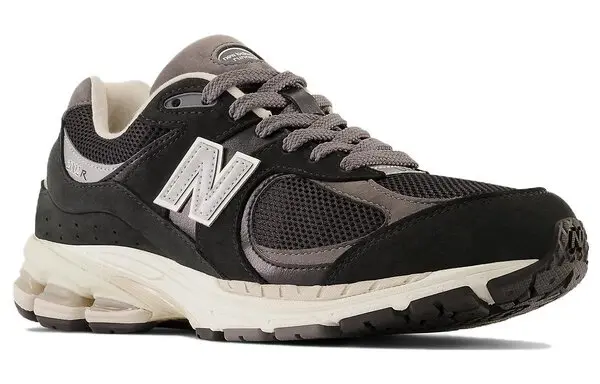 NEW BALANCE 2002r "premium Vintage Black" Sneakers - Black/brown