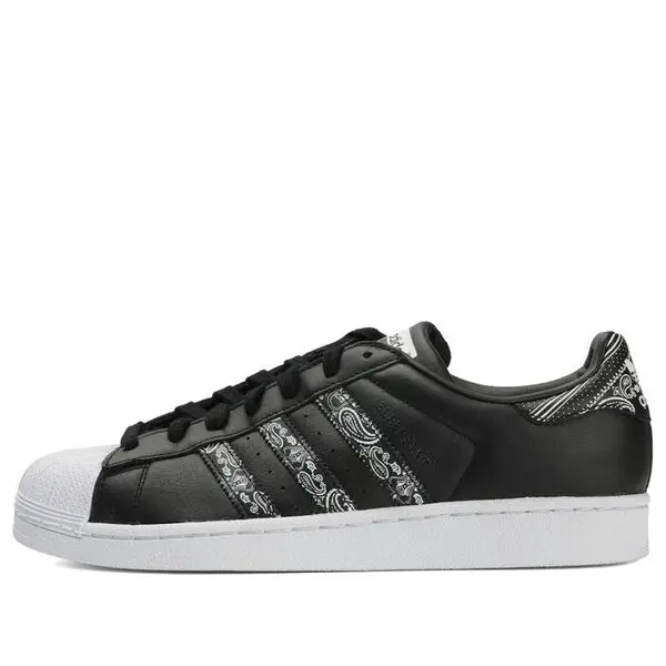 Adidas Superstar 'graffiti' Sneakers