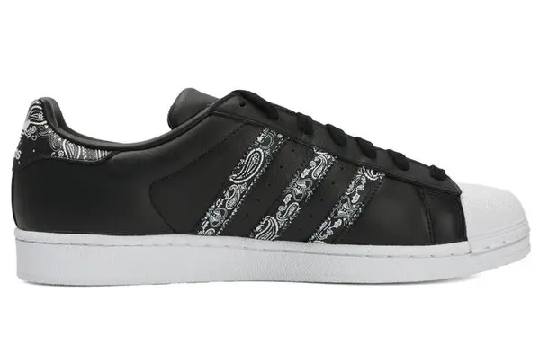 Adidas Superstar 'graffiti' Sneakers