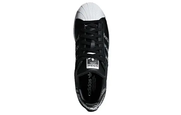 Adidas Superstar 'graffiti' Sneakers