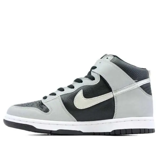Nike Dunk High Le Sneakers - Default Color