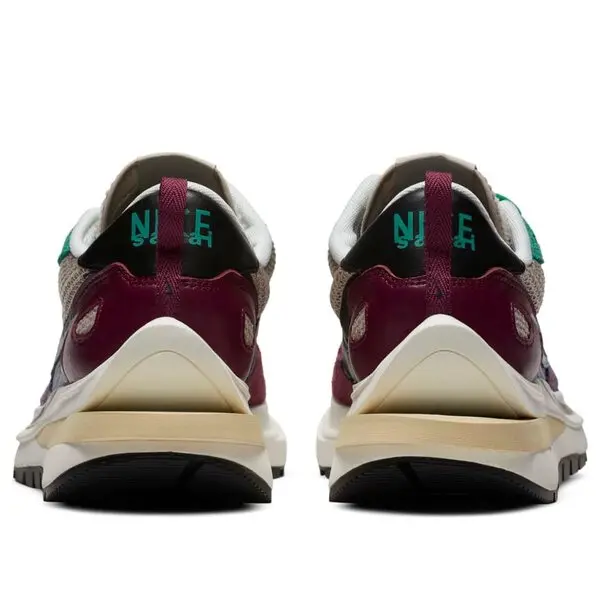 Nike X Sacai Vaporwaffle Sp "villain Red - String/black/villain Red