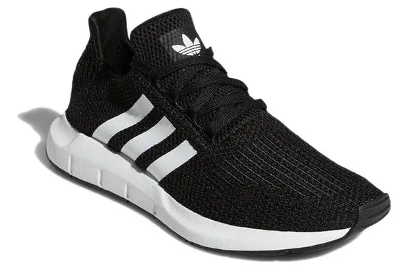 Adidas Swift Run "core " Sneakers - Black