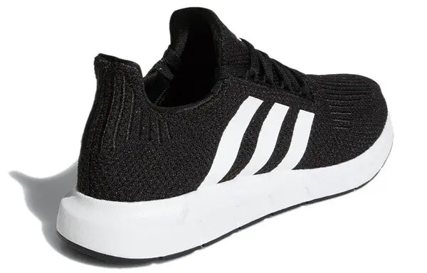 Adidas Swift Run "core " Sneakers - Black