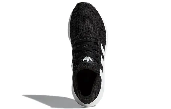 Adidas Swift Run "core " Sneakers - Black