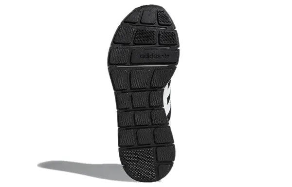 Adidas Swift Run "core " Sneakers - Black