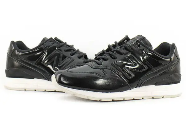 NEW BALANCE 996 Low Top Sneakers
