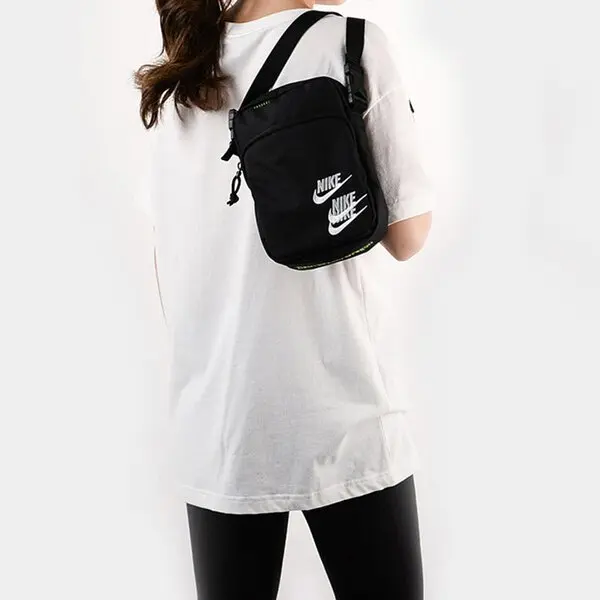 Nike Heritage Embroidered Triple Logo Shoulder Bag