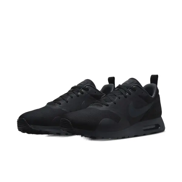 Nike Max Tavas Sneakers