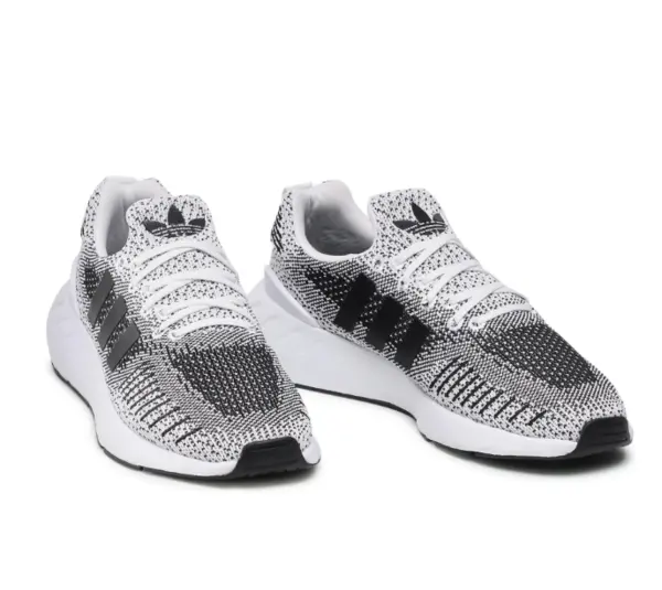 Adidas Originals Swift Run 22 Lace Up Sneakers - White/black