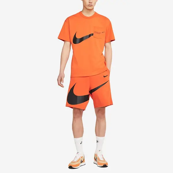 Nike Swoosh Pocket T-shirt - Orange