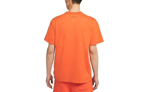 Nike Swoosh Pocket T-shirt - Orange