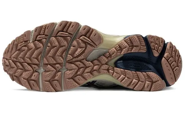 Asics Gel-kahana Low Top Sneakers - Light Grey