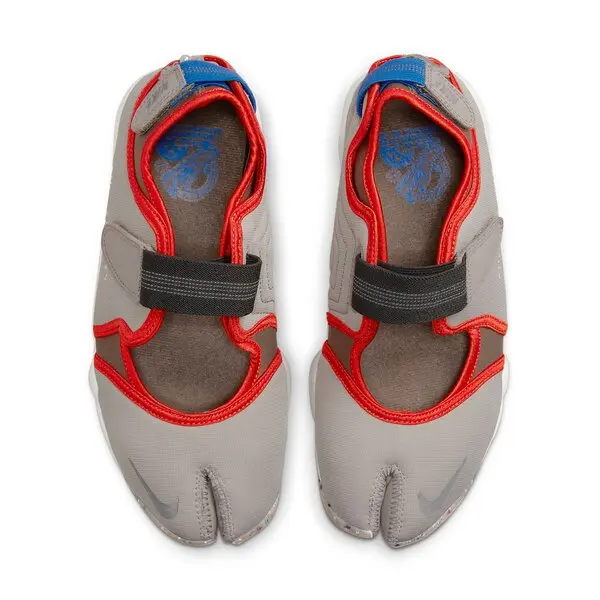 Nike Rift Split-toe Sneakers