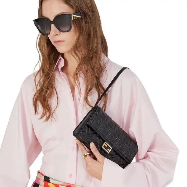 Fendi Baguette Wallet On Chain