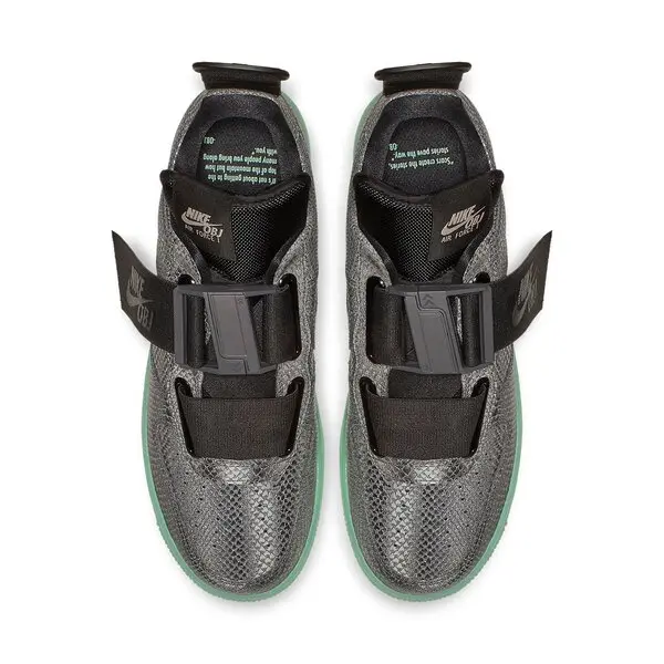 Nike Force 1 Utility Low Top Sneakers