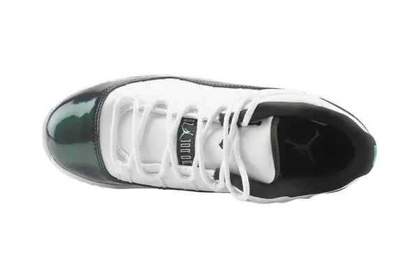 JORDAN 11 Retro Low