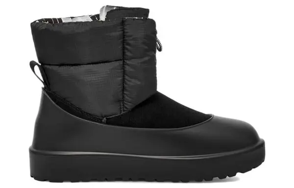 UGG Classic Maxi Toggle Boots - Black