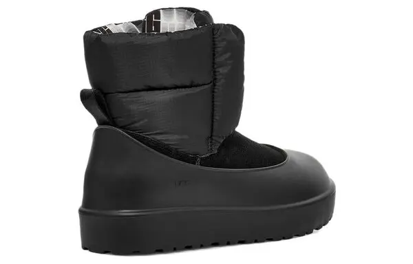 UGG Classic Maxi Toggle Boots - Black