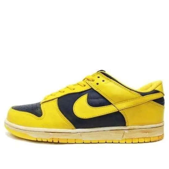 Nike Dunk Low Vintage Sneakers