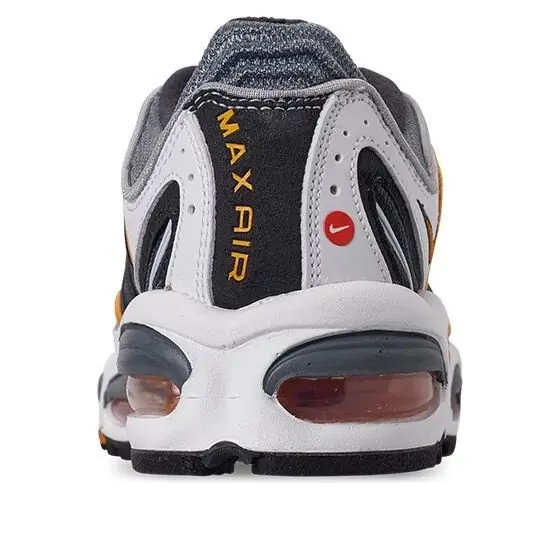 Nike Max Tailwind 4 Sneakers