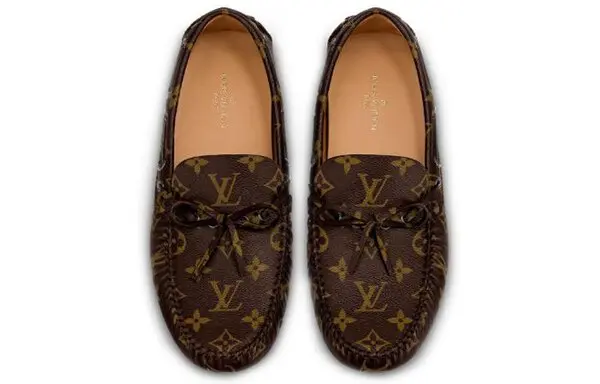 LOUIS VUITTON Monogram Arizona Moccasins