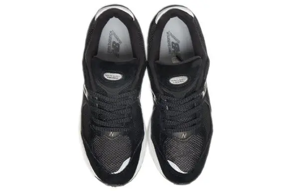NEW BALANCE 2002r Athletic Sneakers - Black