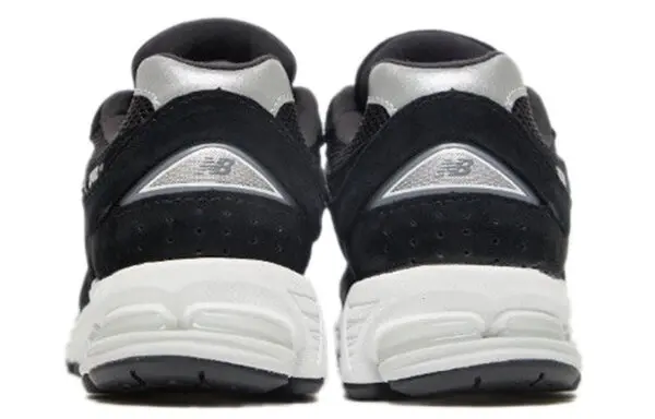 NEW BALANCE 2002r Athletic Sneakers - Black