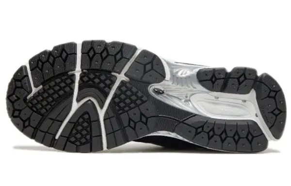 NEW BALANCE 2002r Athletic Sneakers - Black