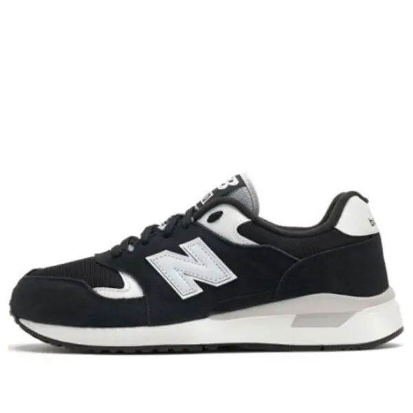NEW BALANCE 570 D Sneakers - Black