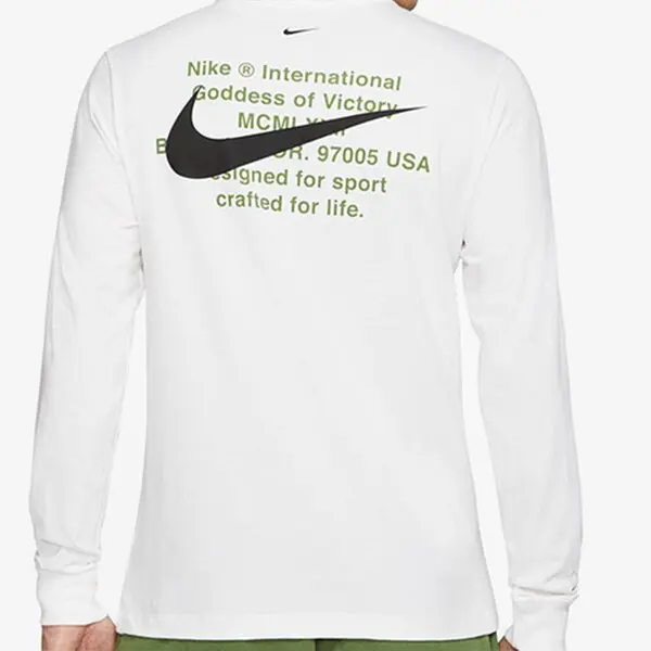 Nike Swoosh Long Sleeve Tee