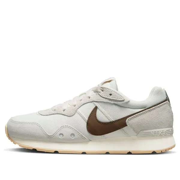 Nike Venture Runner Sneakers - White/brown