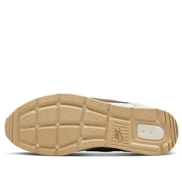 Nike Venture Runner Sneakers - White/brown