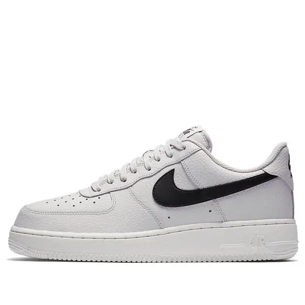 Nike Force 1 '07 Low Top Sneakers