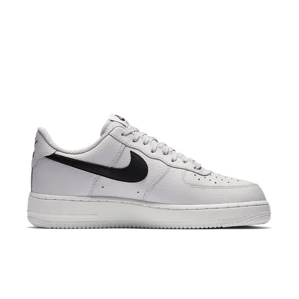 Nike Force 1 '07 Low Top Sneakers