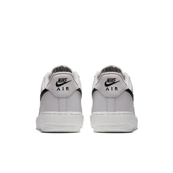 Nike Force 1 '07 Low Top Sneakers