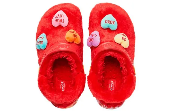 CROCS Sweethearts X Clog Classic Fur