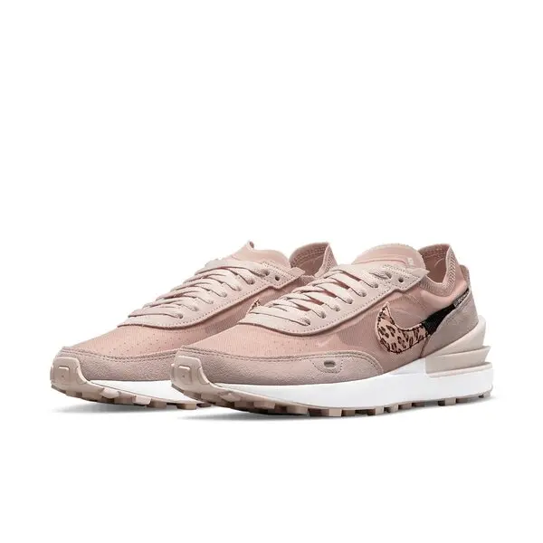 Nike Waffle One Se Leopard Print Sneakers - Pink