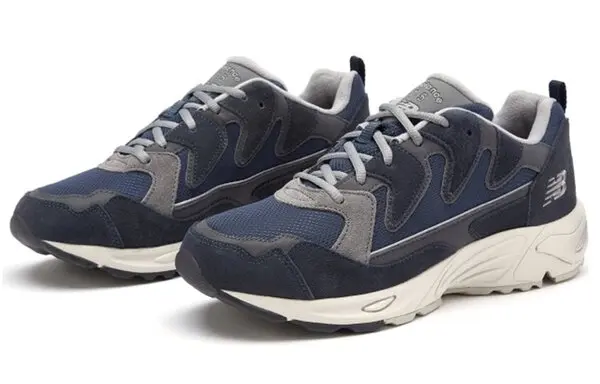 NEW BALANCE Shoes - /white/gray